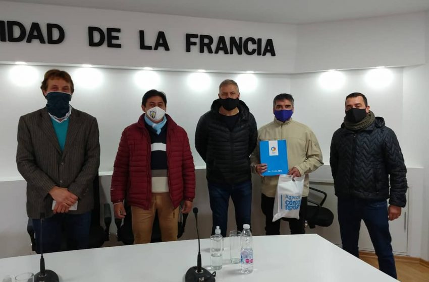 CLUB EL TRÉBOL RECIBIÓ AYUDA ECONÓMICA – DuoTV